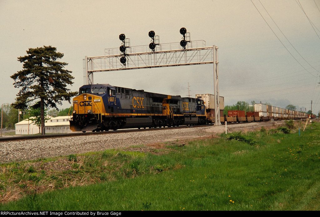CSX 687